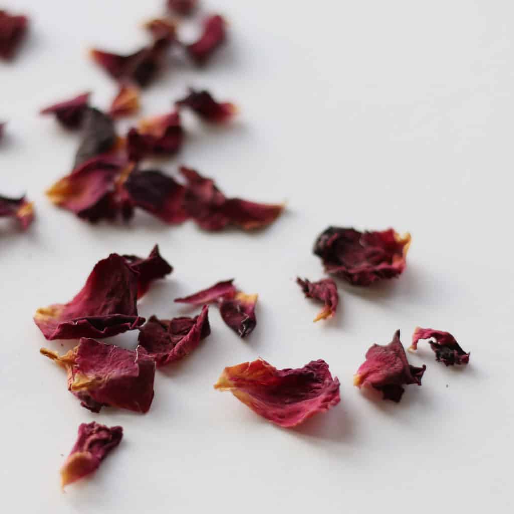 6 Secret Benefits of Rose Tea